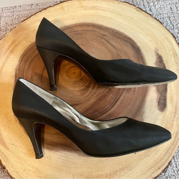 Bruno Magli | Shoes | Bruno Magli Womens Bologna Black Satin Pumps Size ...